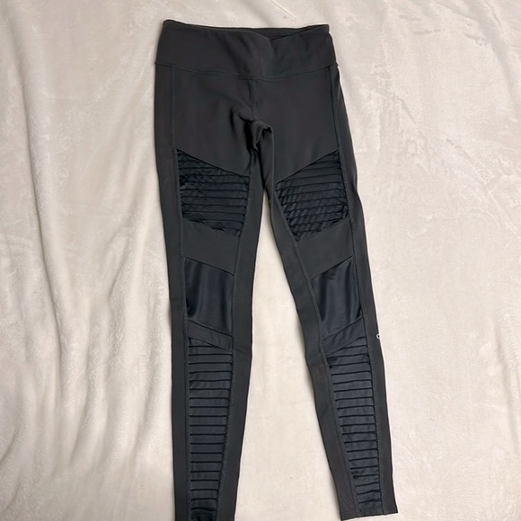 ALO Yoga | Pants & Jumpsuits | Alo Moto Leggings | Poshmark